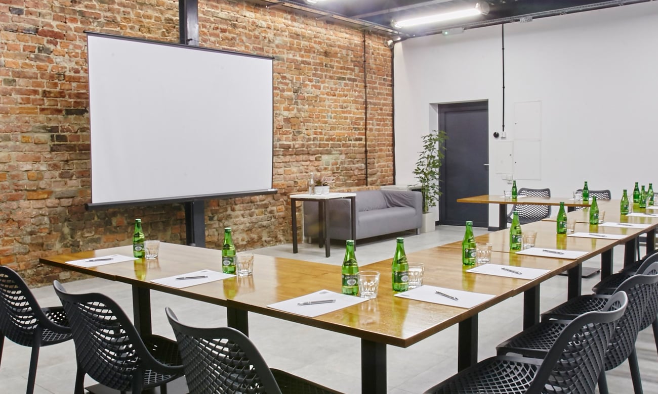 ART P-106B ścienny 100-200cm czarny - Uchwyty do projektorów - Sklep ...